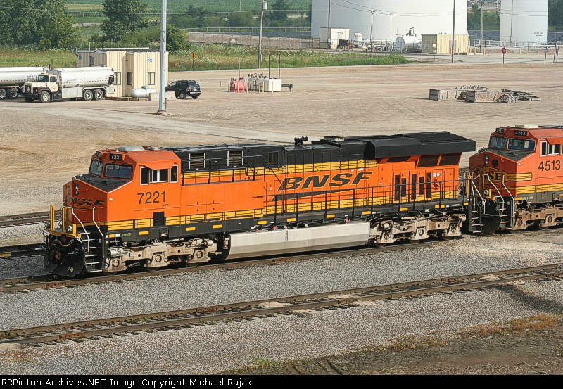 BNSF 7221